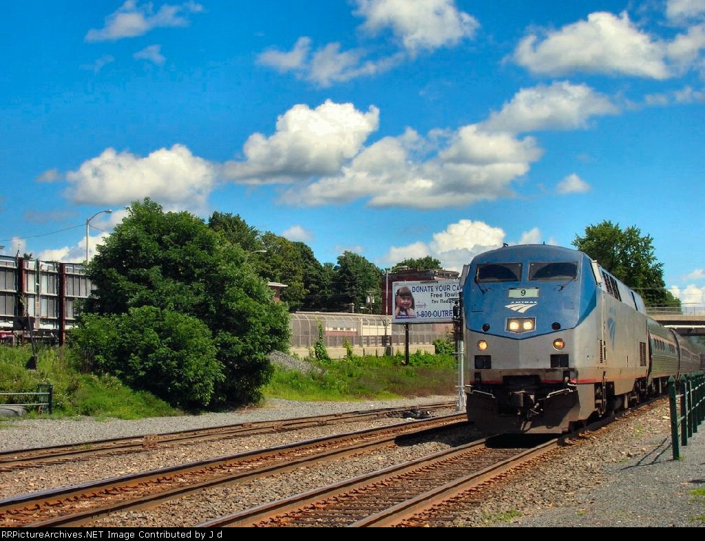 Amtrak 9